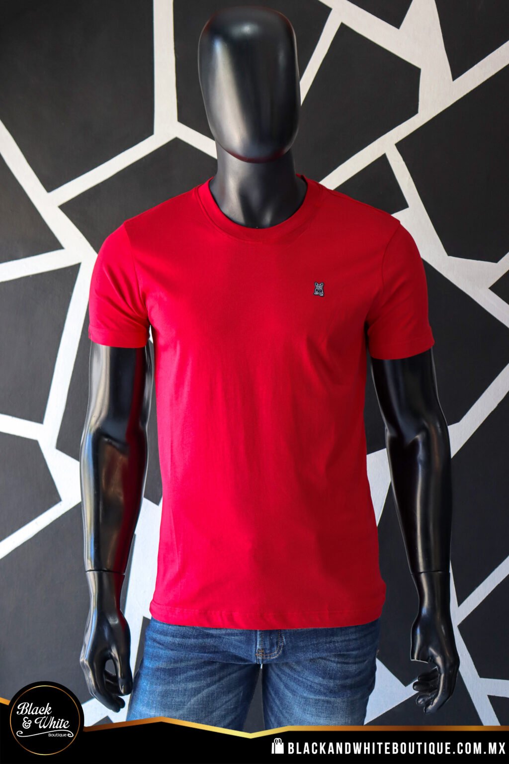 Playera roja – Black & White