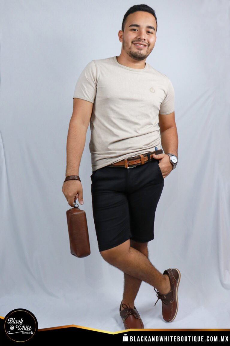 Playera beige – Black & White